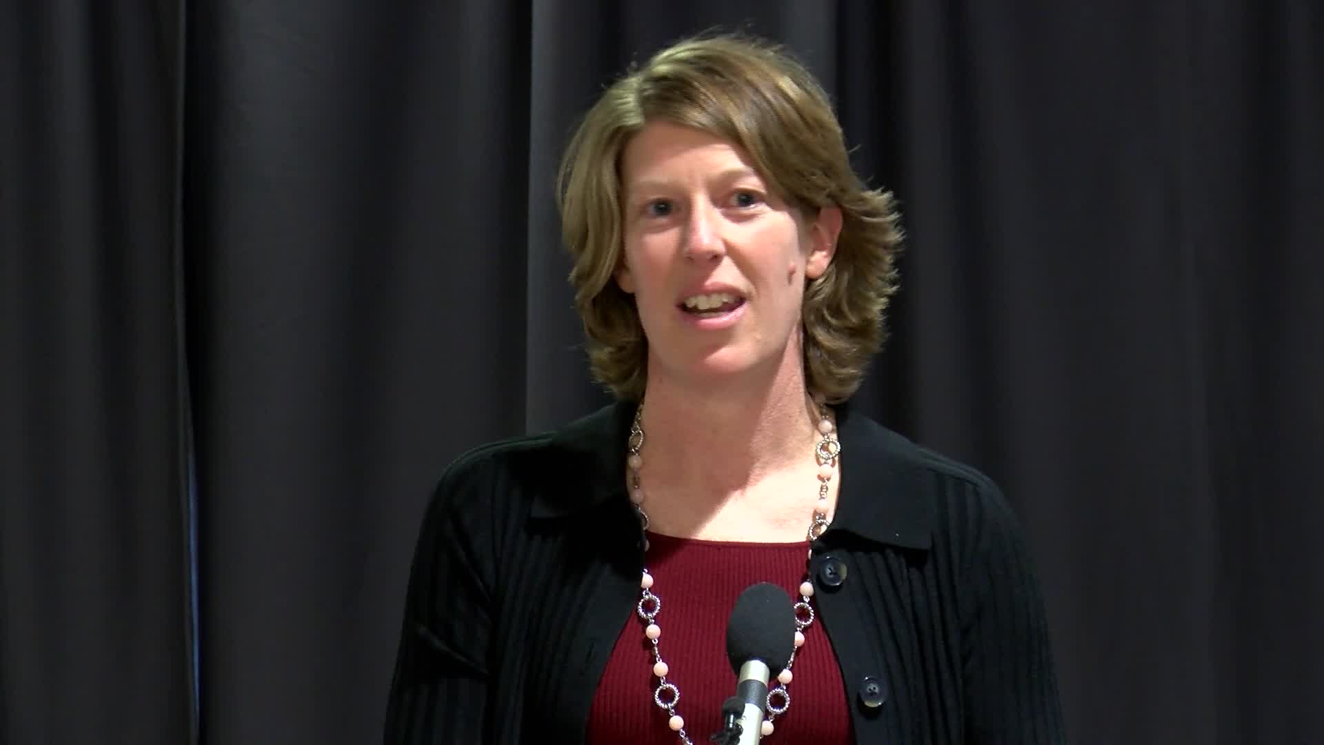 VIDEO: New Lady Bear head coach Beth Cunningham speaks – KOLR ...